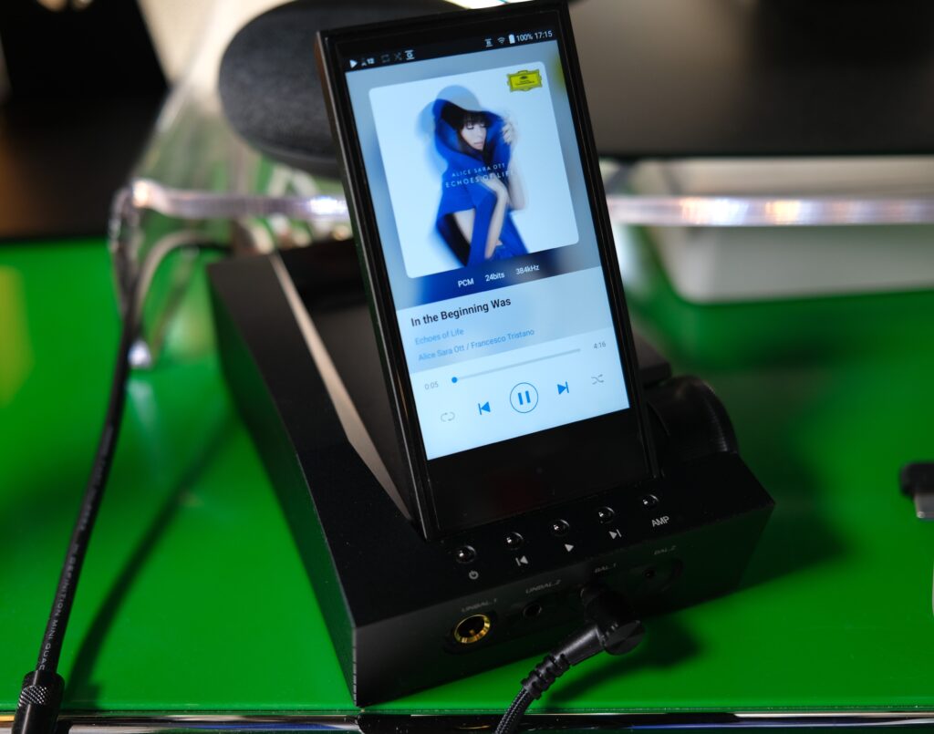 解像度と暖かさを両立した至高の音質 Astell&Kern CA1000T | Tokyo Gadgets